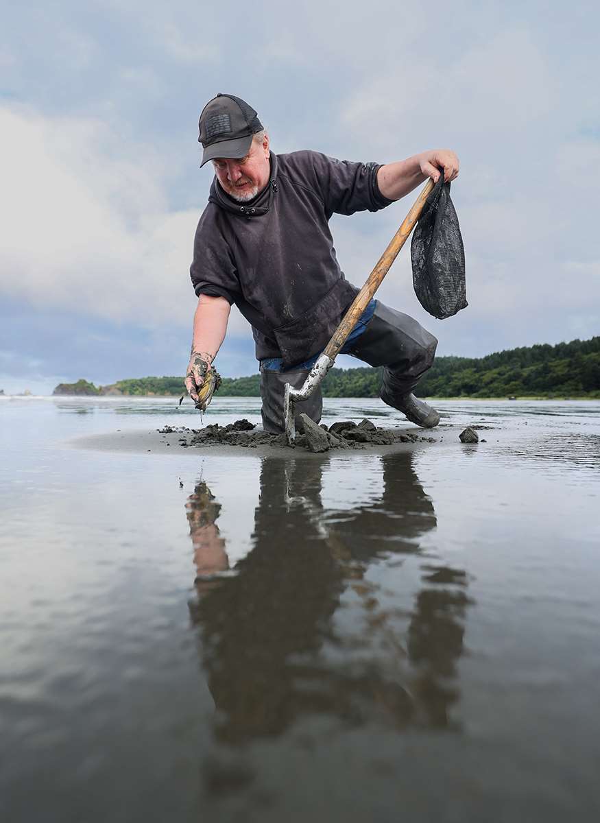 Quinault Indian Nation razor clam harvest| Stories | Seafood Watch
