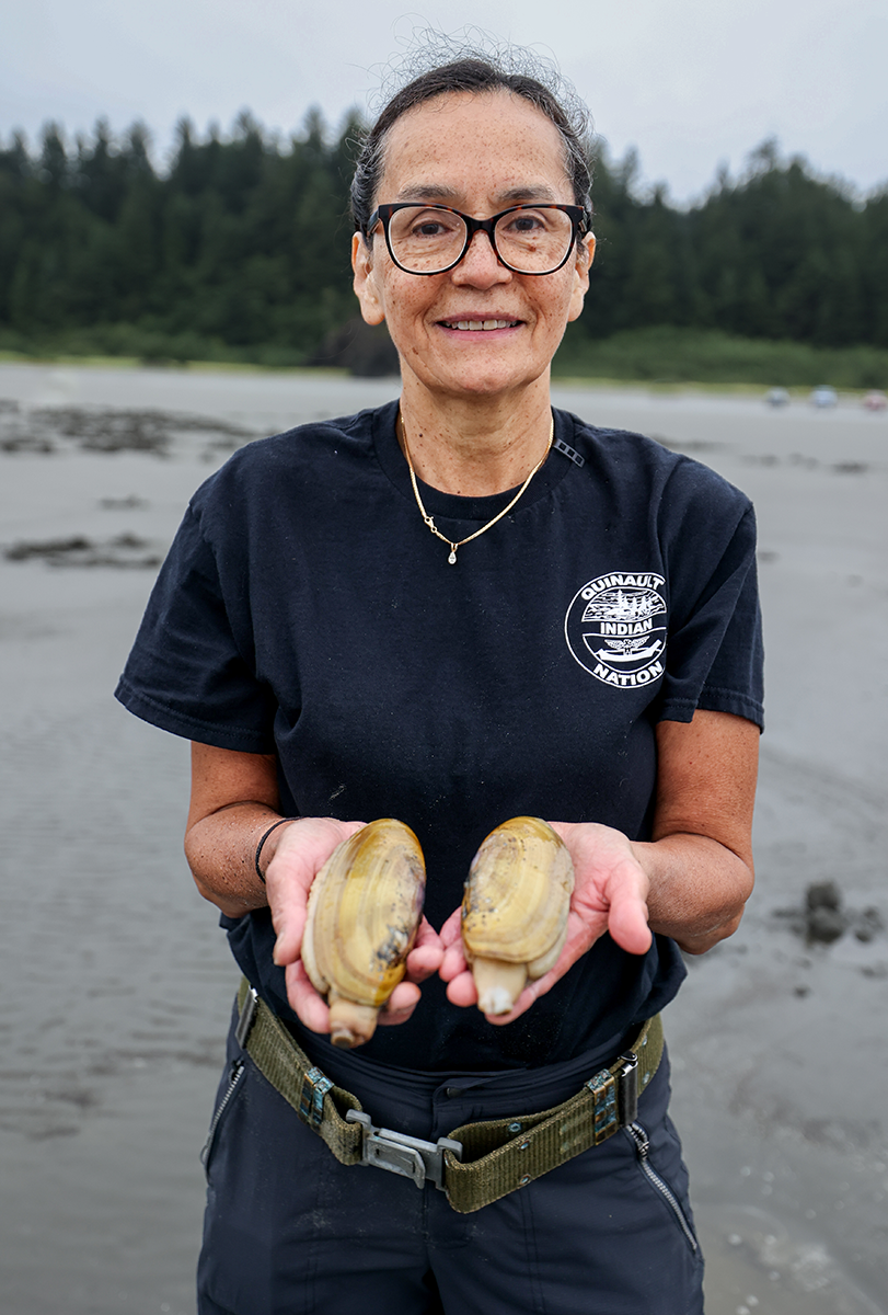 Quinault Indian Nation razor clam harvest| Stories | Seafood Watch